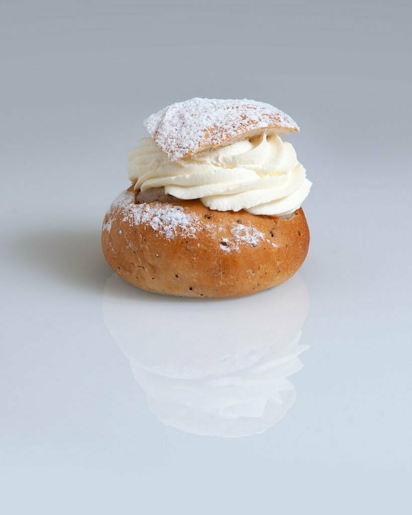 Bilder på semlor i olika stilar och bakgrunder | Norrland247