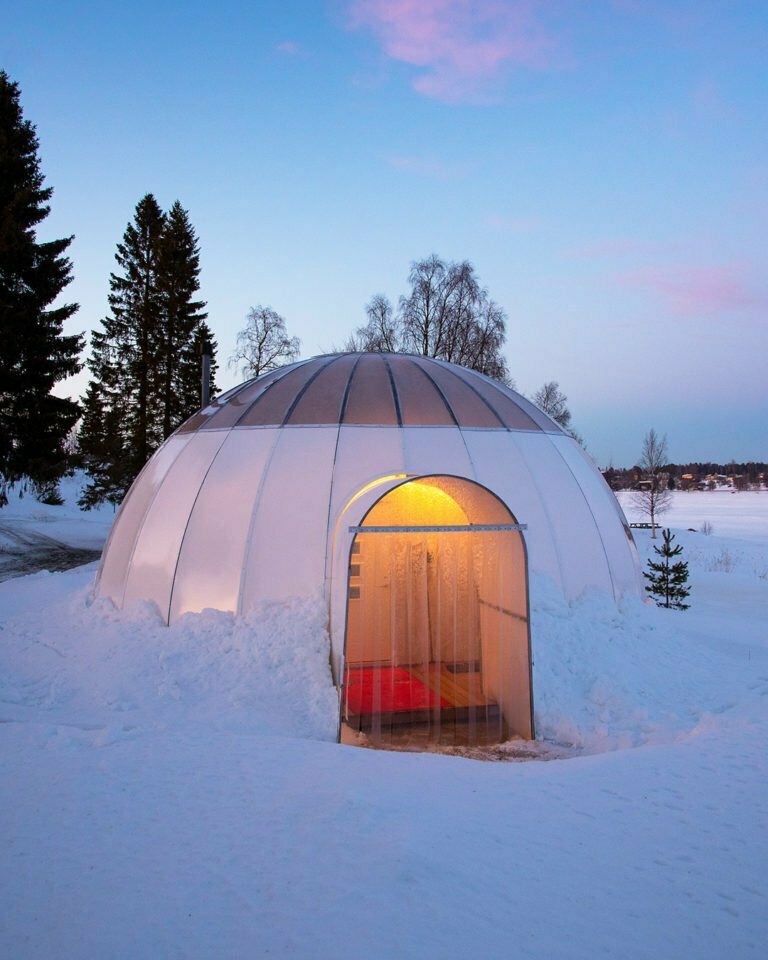 Bilder på igloo från Ice and light village i Kalix
